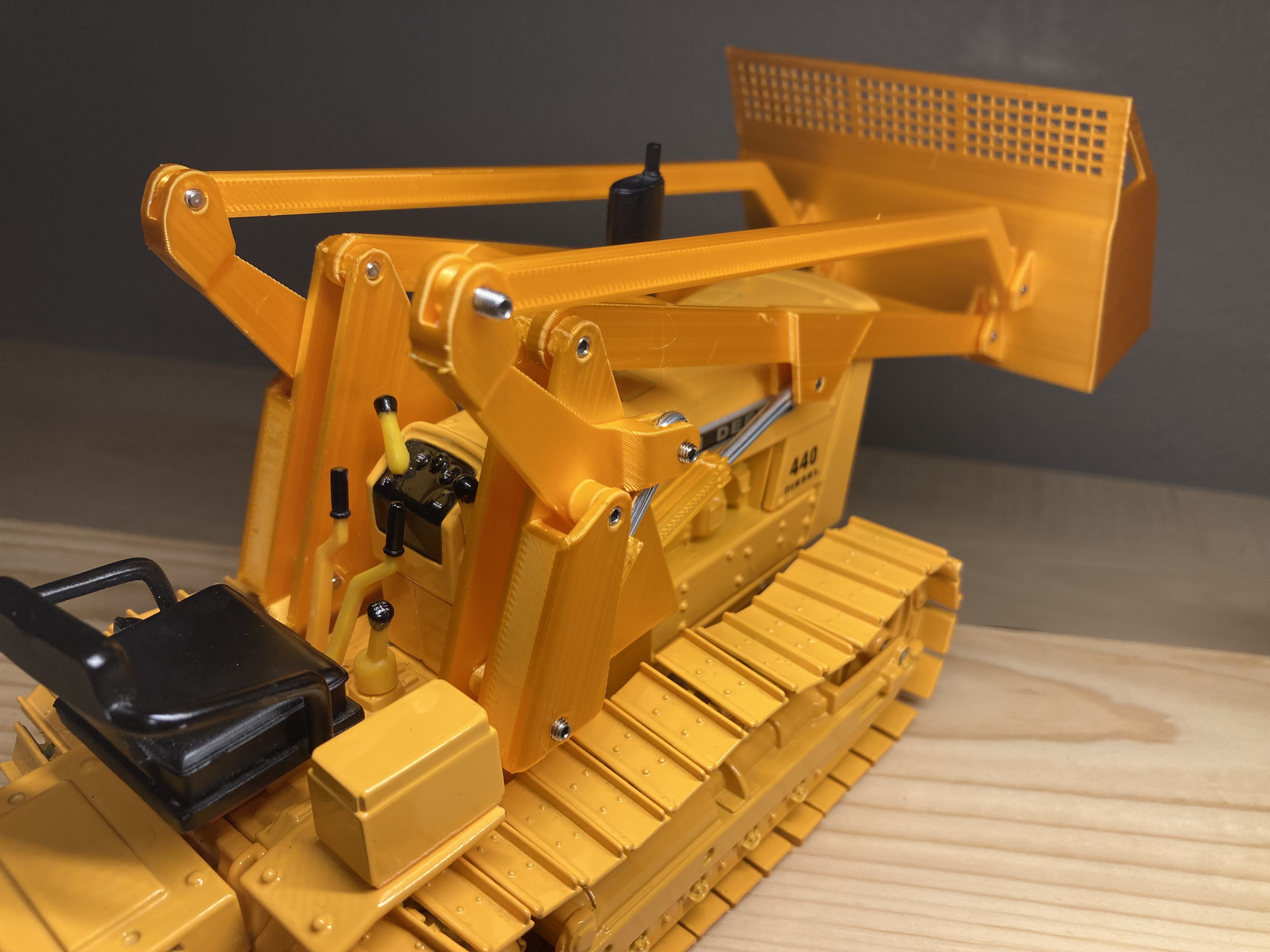 John Deere 440 Crawler Front End Loader Mechanism by Skidder | Download ...
