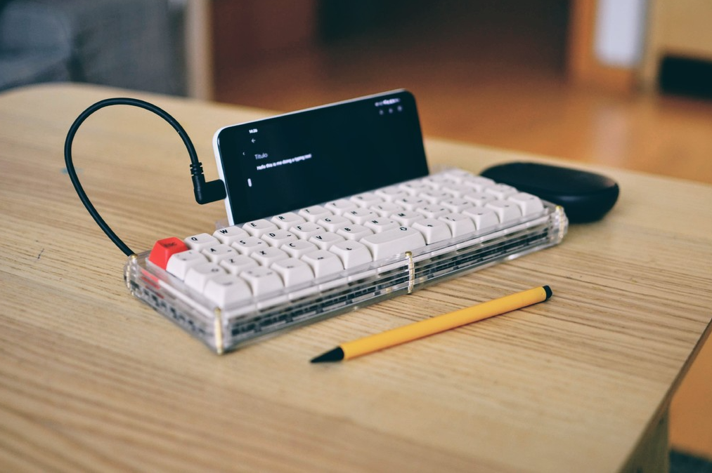 niu mini keyboard phone tray by pachek | Download free STL model ...
