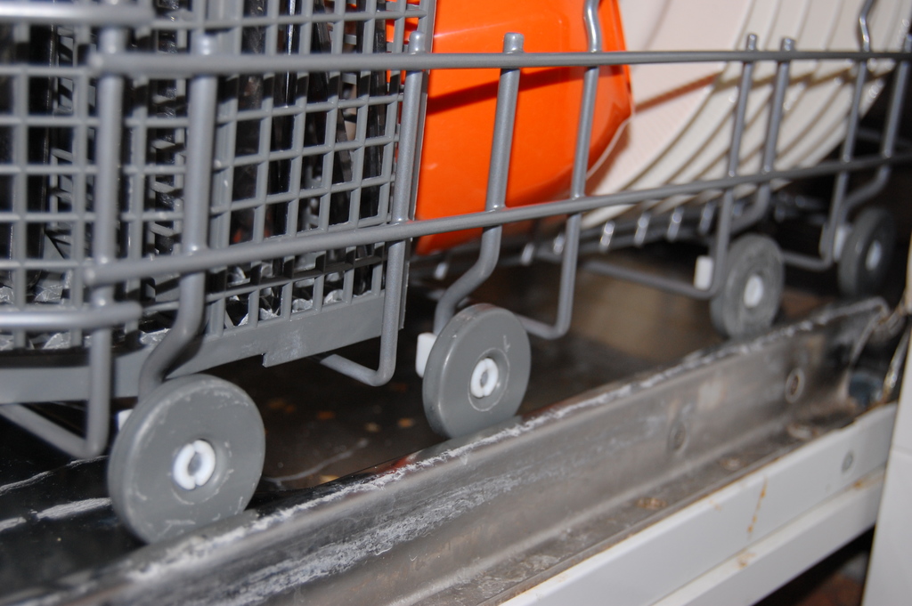 Dishwasher wheel clips by Backmann3D | Download free STL model ...
