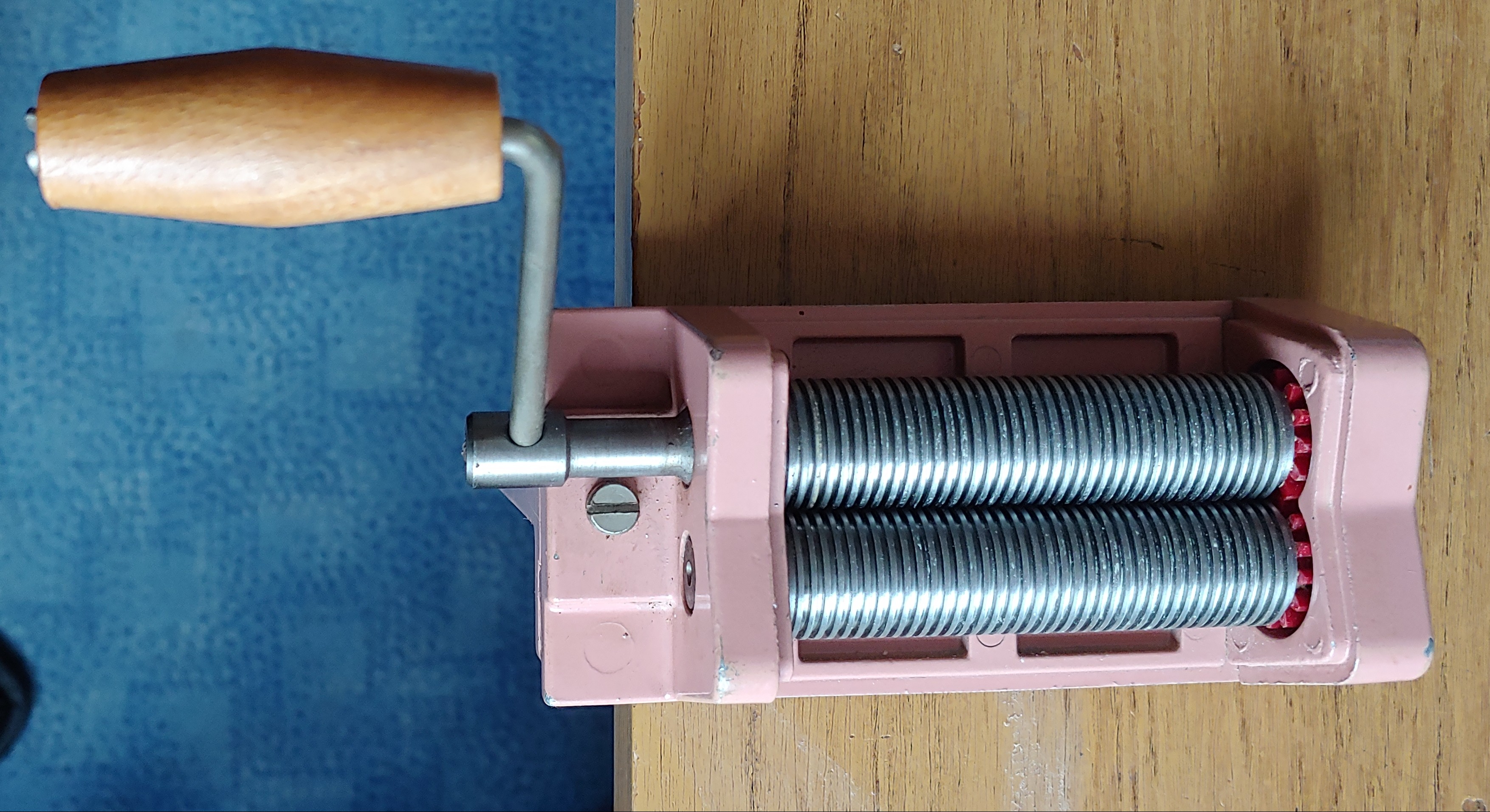 Table Noodle Mill Cover por golem | Descargar modelo STL gratuito ...