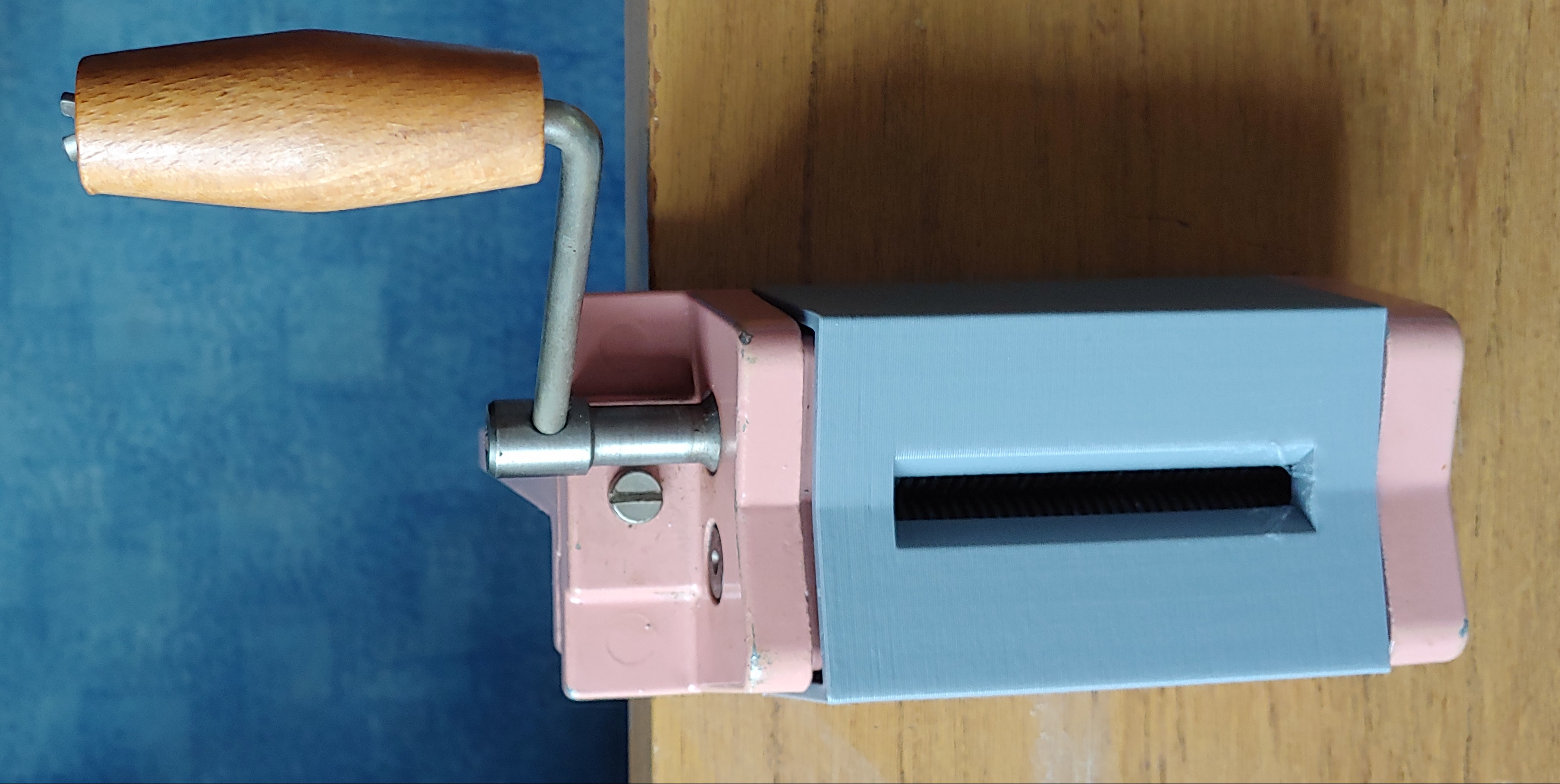 Table Noodle Mill Cover por golem | Descargar modelo STL gratuito ...