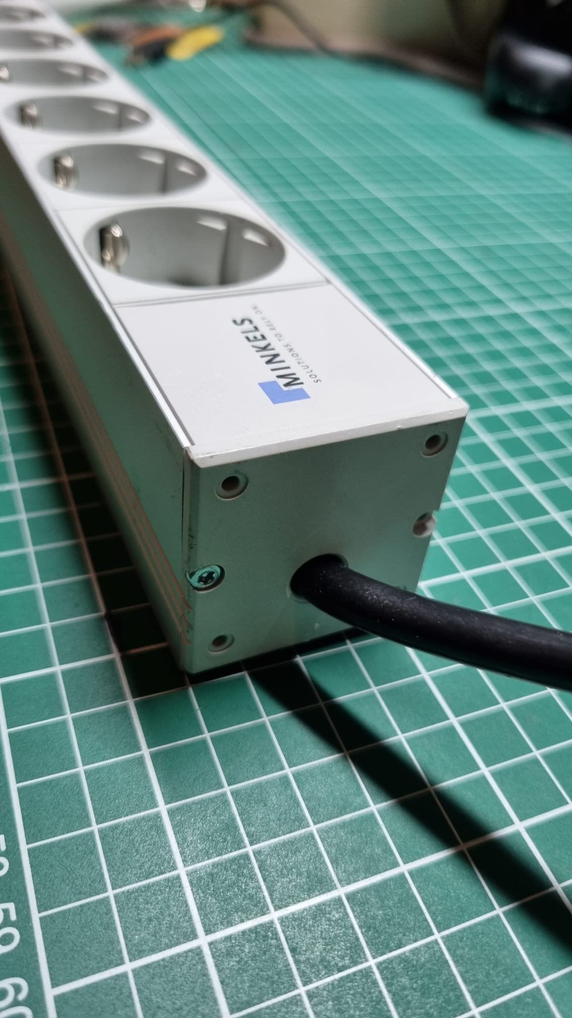 PDU Minkels mounting brackets by melvinfec | Download free STL model ...