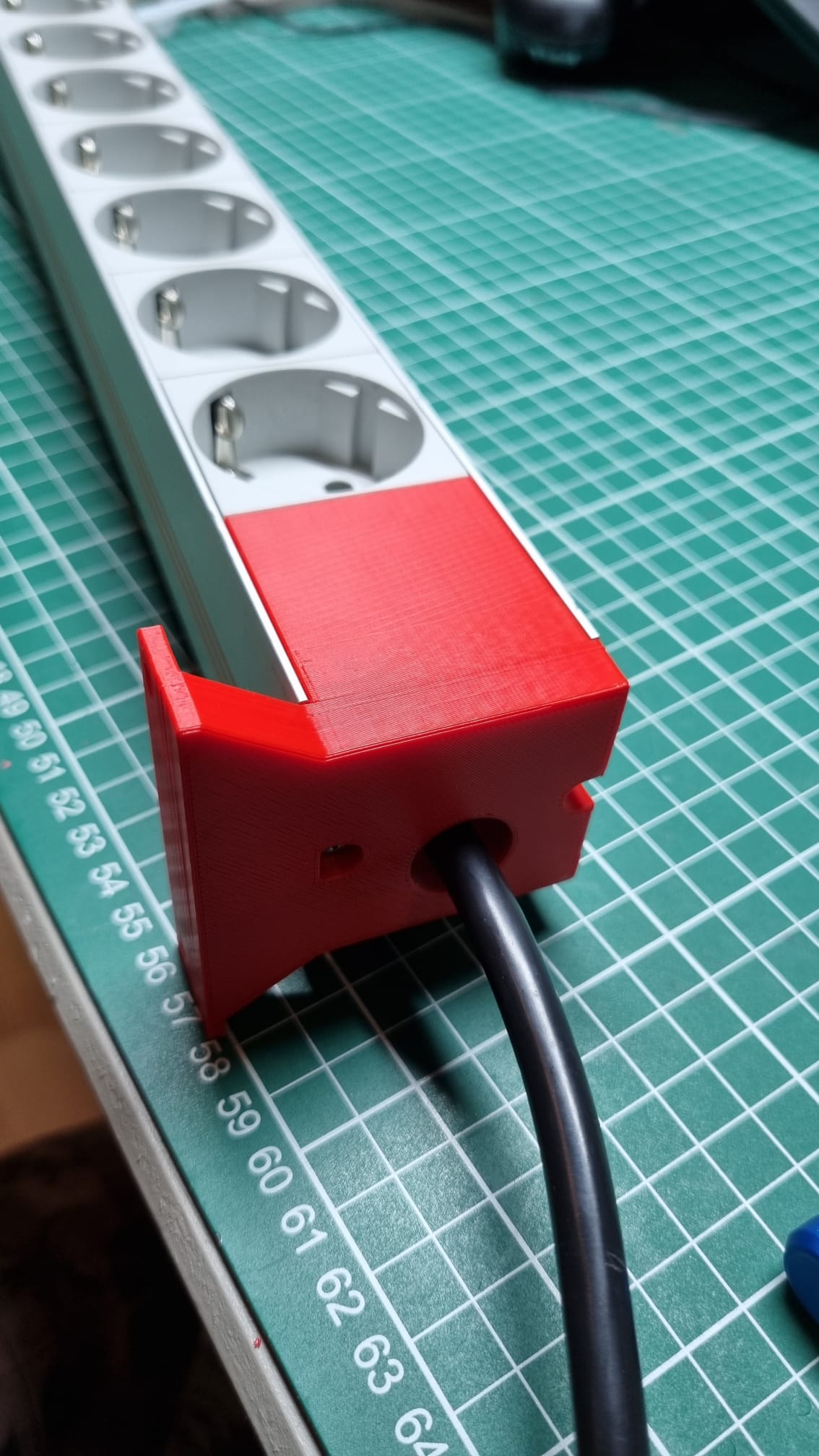 PDU Minkels mounting brackets by melvinfec | Download free STL model ...