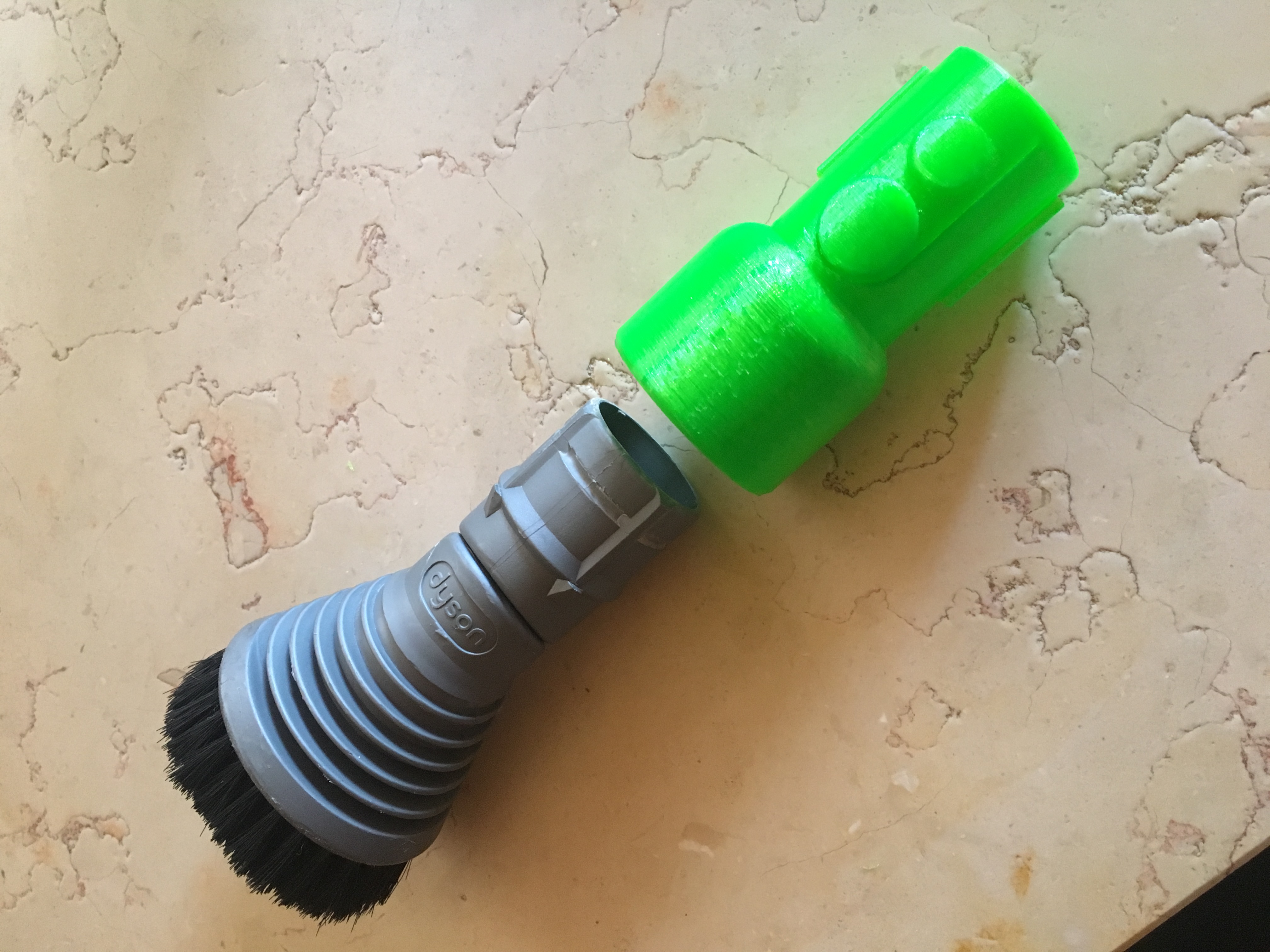 Dyson V8 adapter for older Dyson accessories von MarcoZ76 | Kostenloses ...