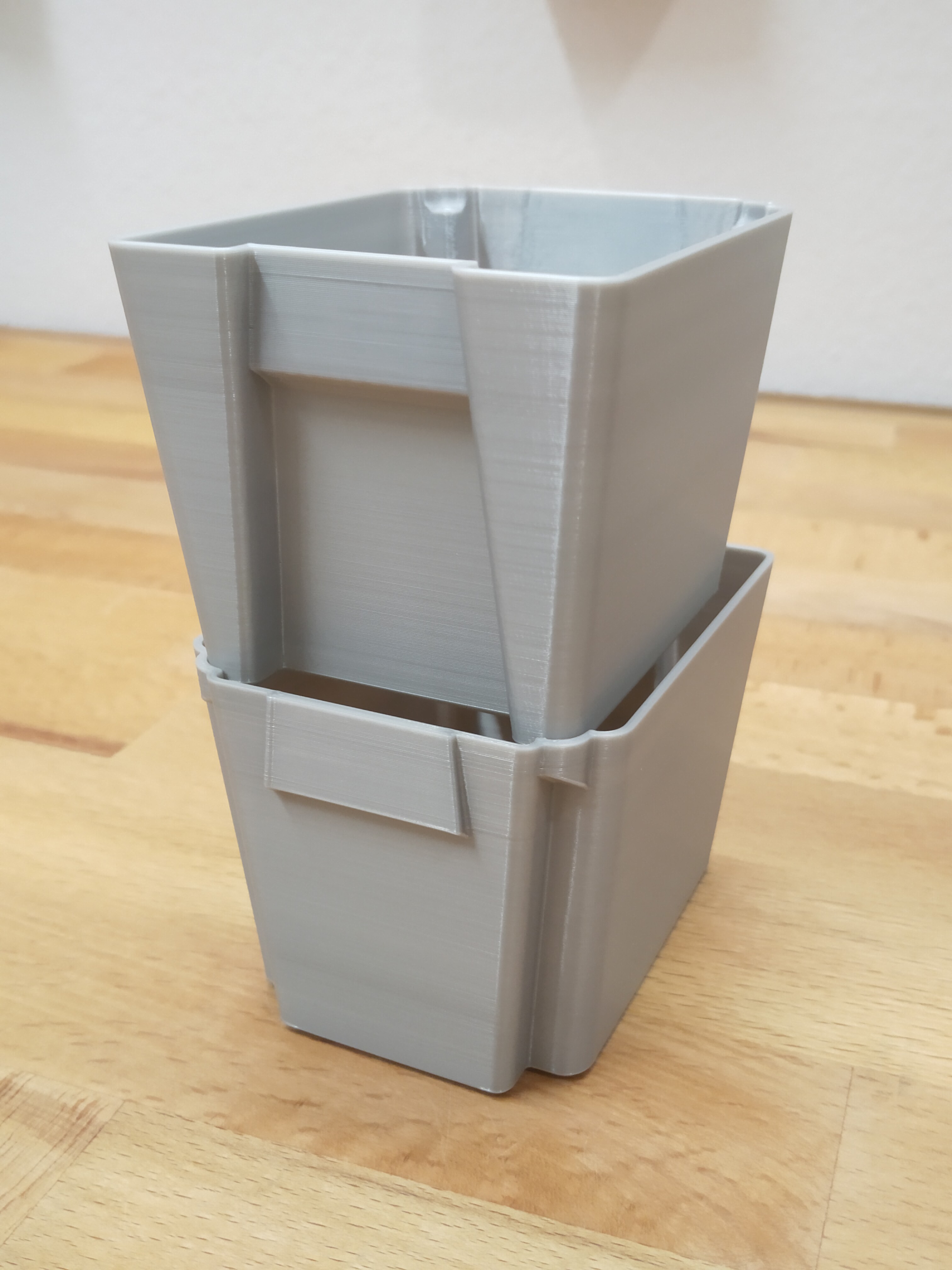 Rotary stacking box small and large - Dreh-Stapelbox klein und groß by ...