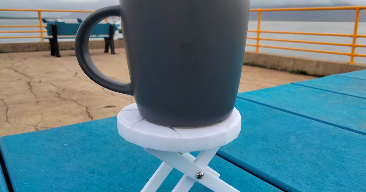 Tiny Tables par Nodlek | Téléchargez gratuitement un modèle STL ...