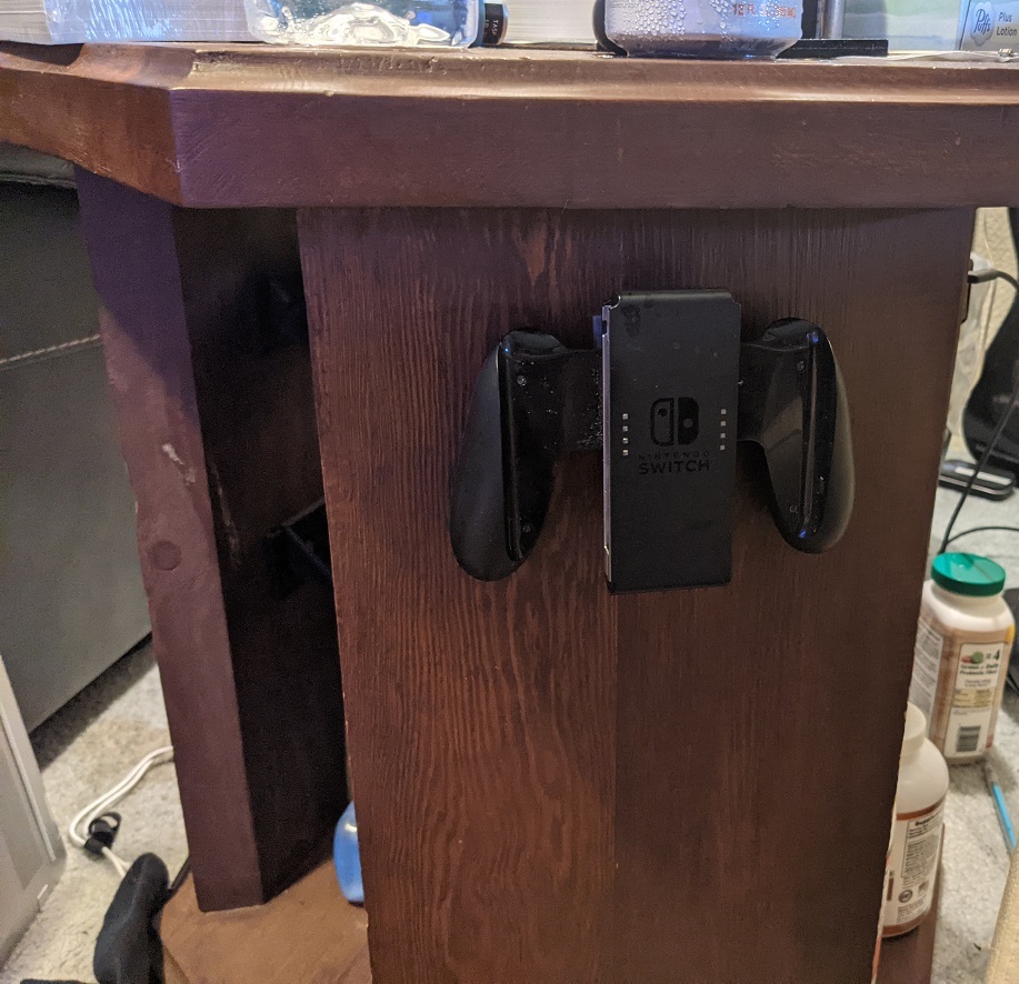 Joycon grip wall mount with screw holes by Maave | Download free STL ...