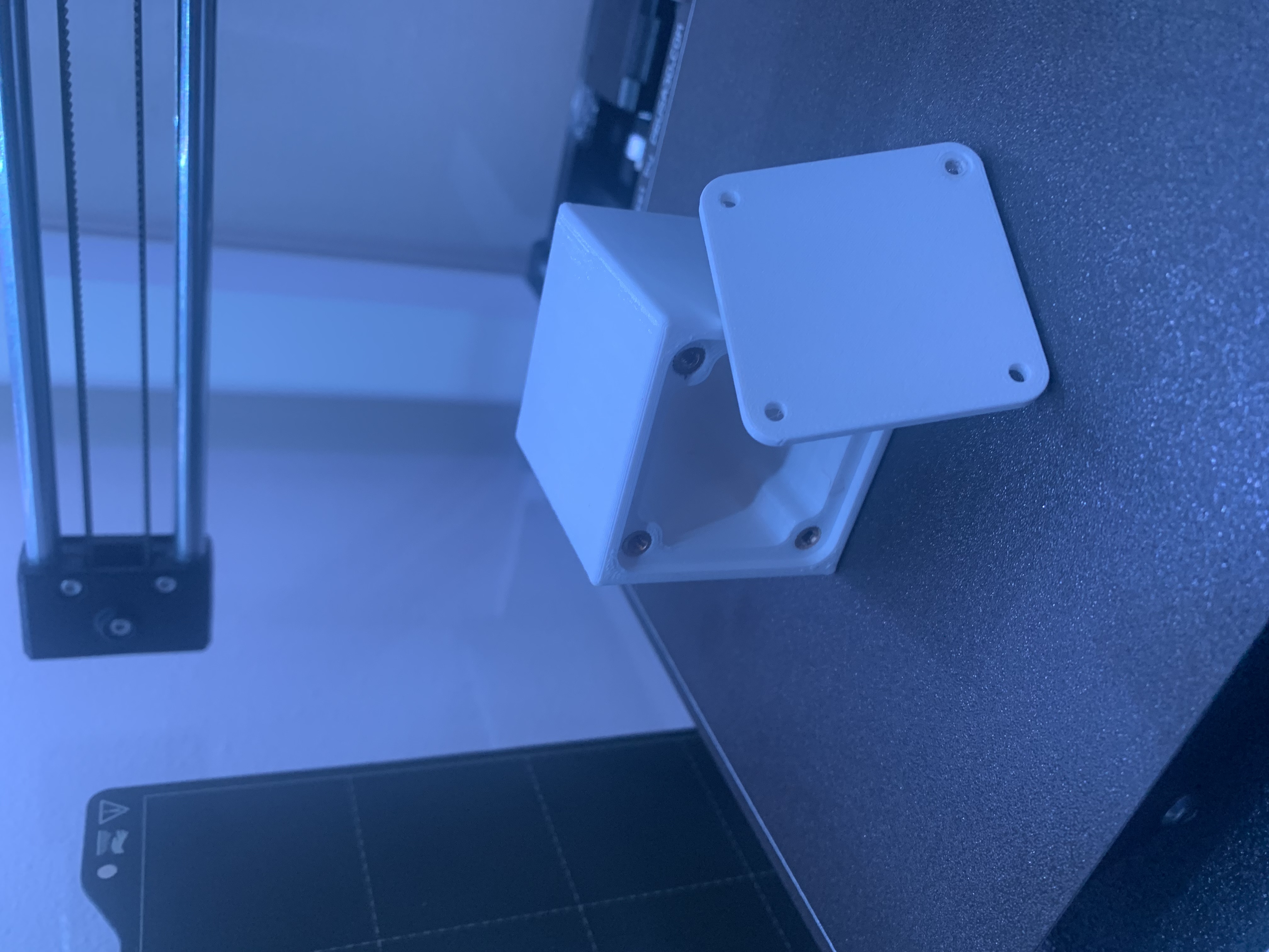 Small box with thread inserts by Hx! | Download free STL model ...