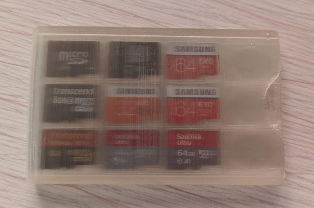 MicroSD Card Wallet (Locks in place) by bkbilly | Download free STL ...