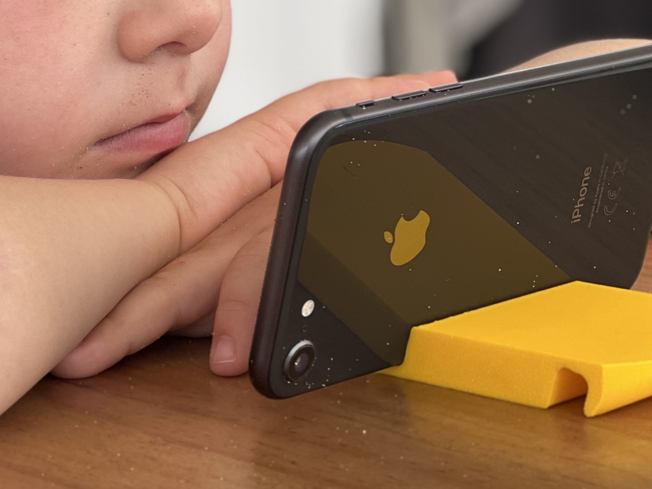 Phone stand for kids by dolphinboy | Download free STL model ...