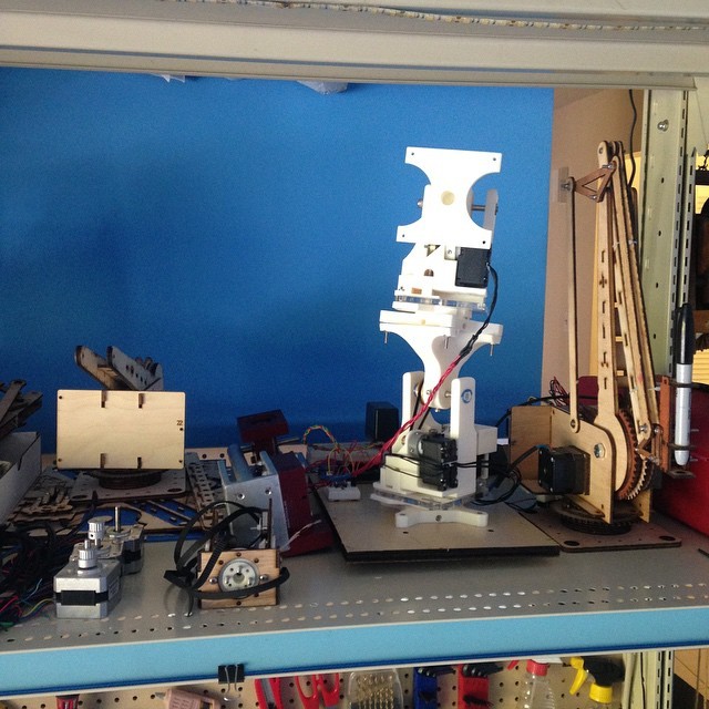 MarginallyClever/UBC modular robot arm prototype by Dan Royer ...