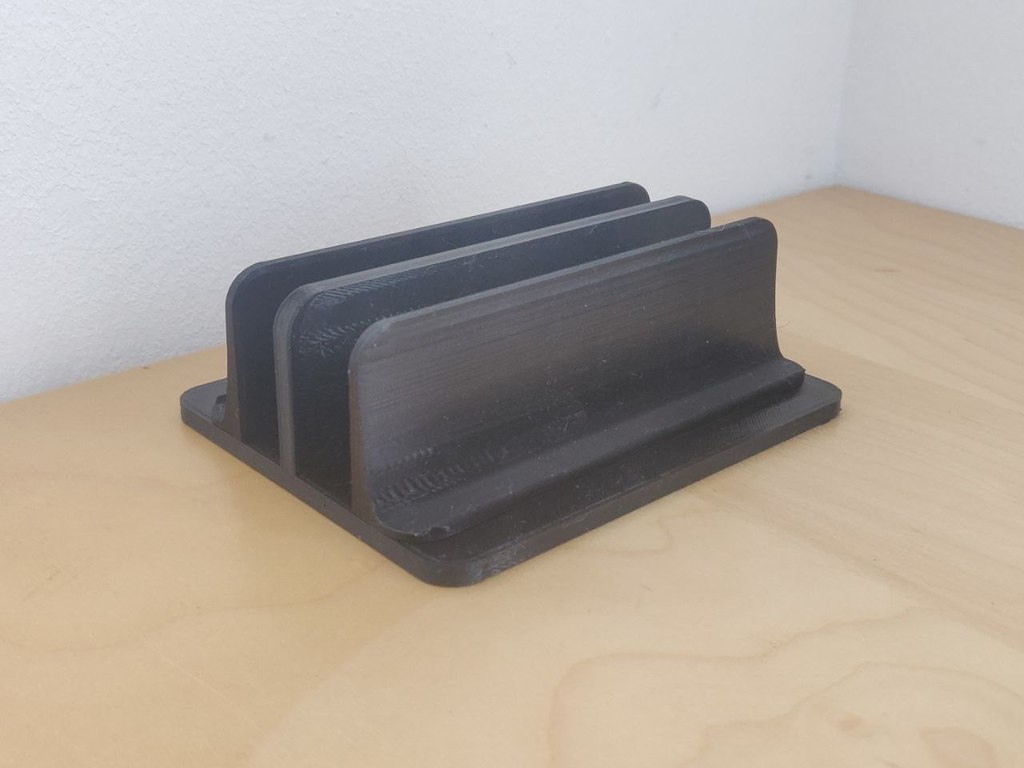 Adjustable Dual Vertical Laptop Stand by lukki15 | Download free STL ...