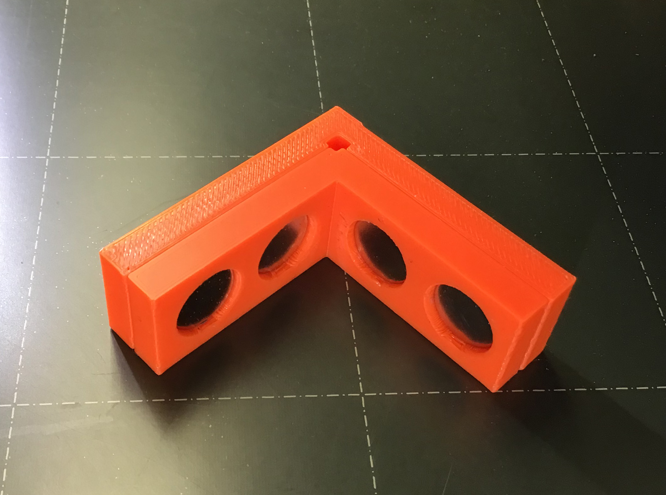 Magnetic Corner Clamp for Model Construction by harbormaster | Download ...