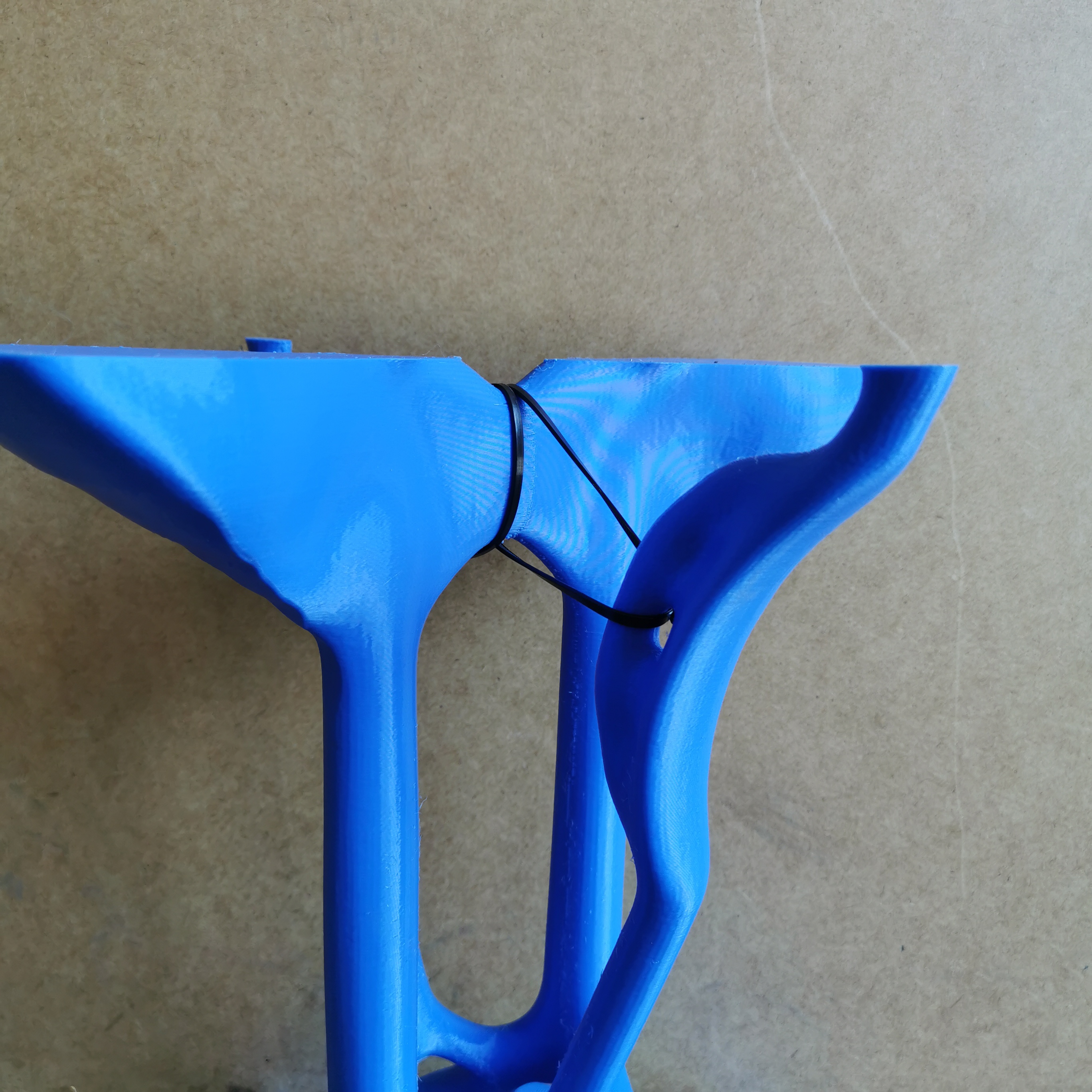 Bionic Table by Leo Rentsch | Download free STL model | Printables.com