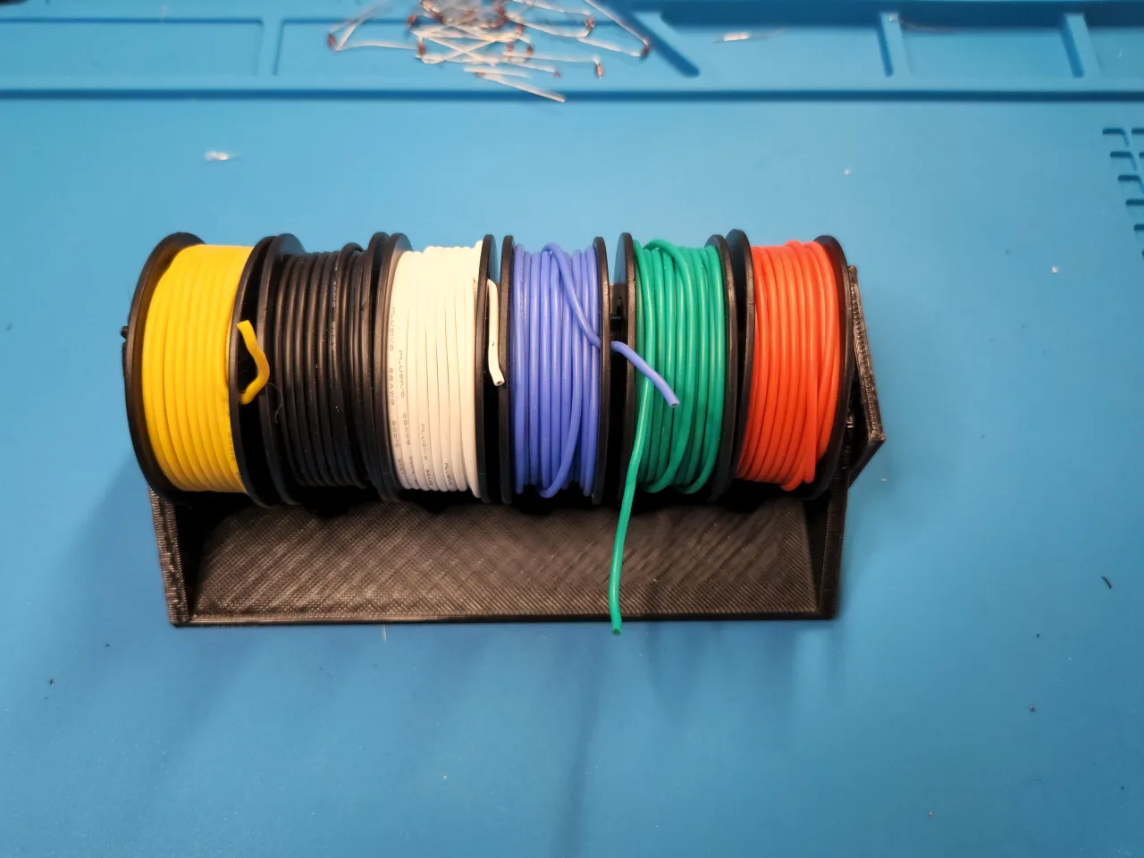 Small gauge wire holder by niscient | Download free STL model ...