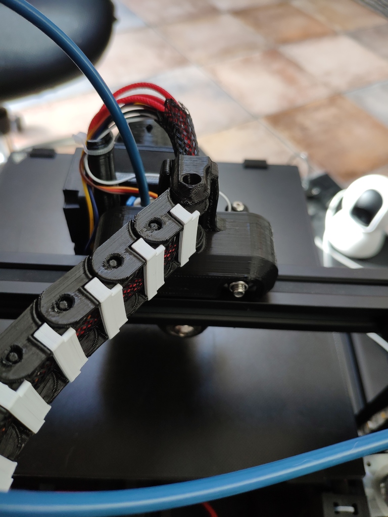 X-Axis Rollers Cover + Chain attachment + Lip by GuyWithAPrinter ...