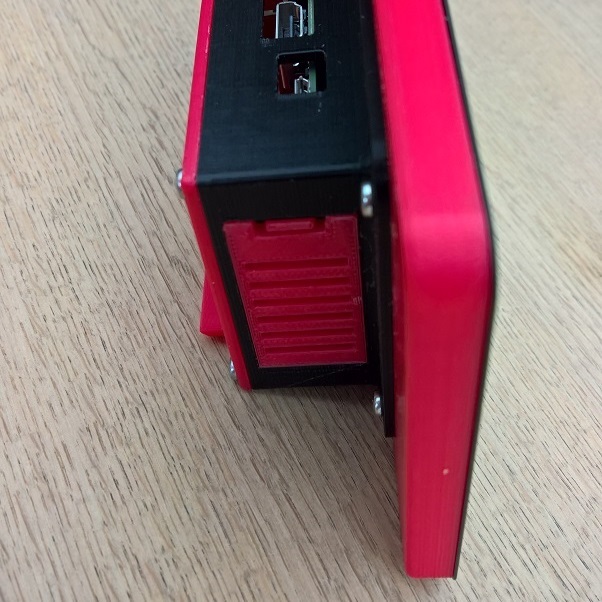 Raspberry Pi 7 Inch Touchscreen display case von luc.e | Kostenloses ...