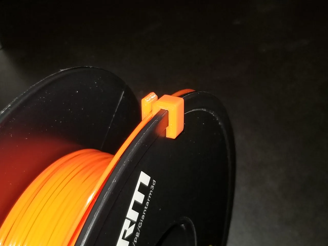 Filament Clip for Giantarm or Geeetech Spools by Will Harry | Download free STL model ...
