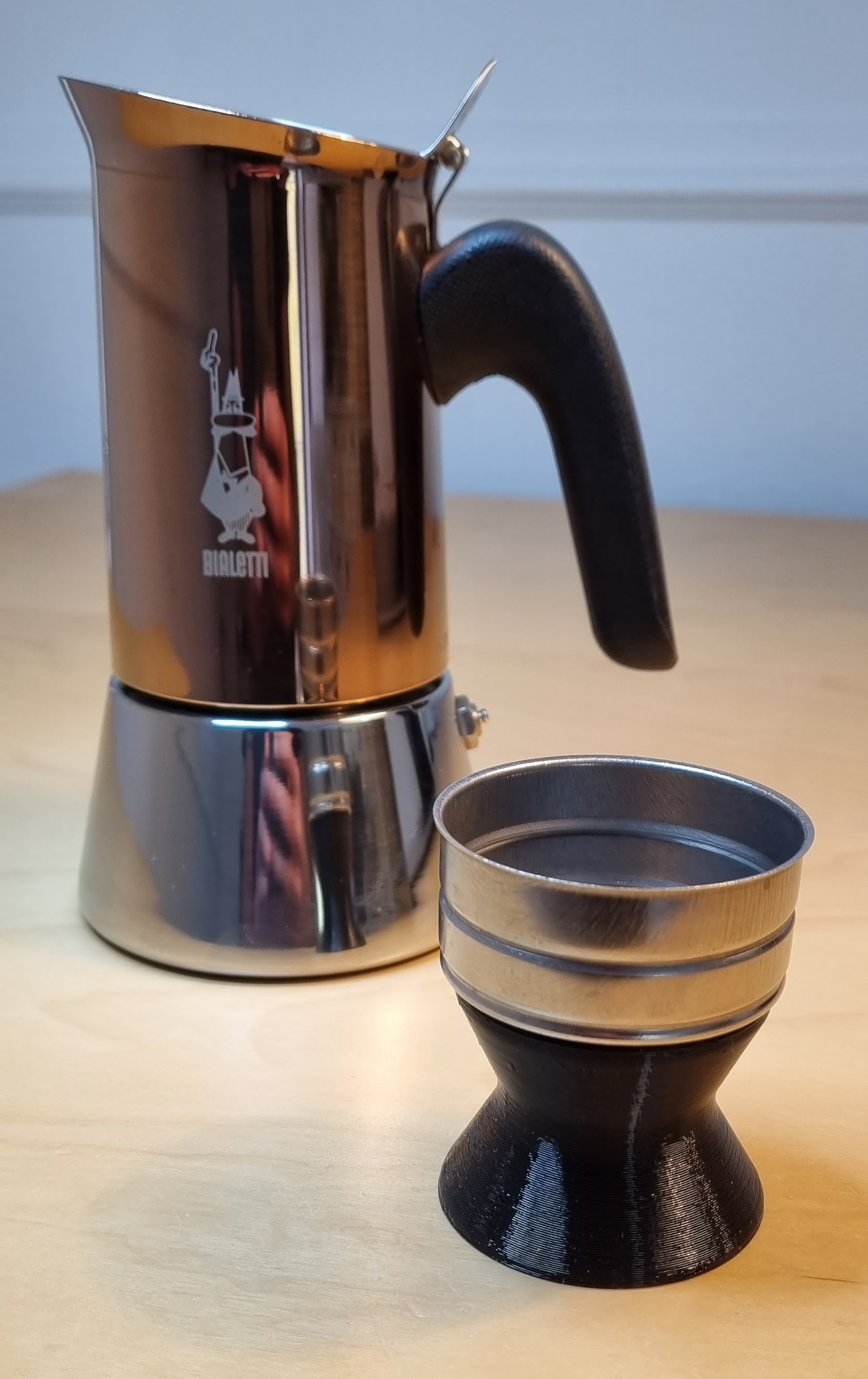 Moka funnel stand (4 cups) by Terje | Download free STL model ...