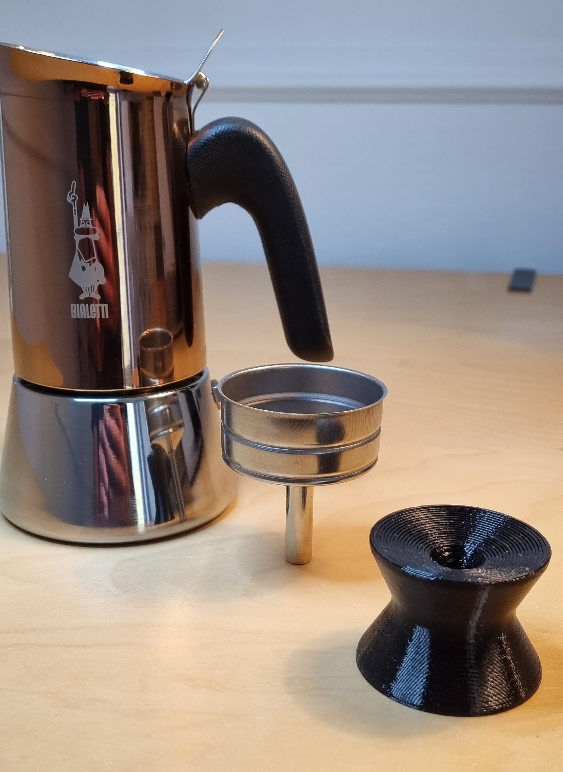Moka funnel stand (4 cups) by Terje | Download free STL model ...