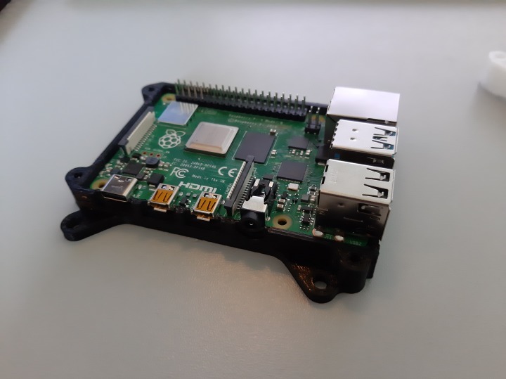 Raspberry Pi 4 case by plammers | Download free STL model | Printables.com
