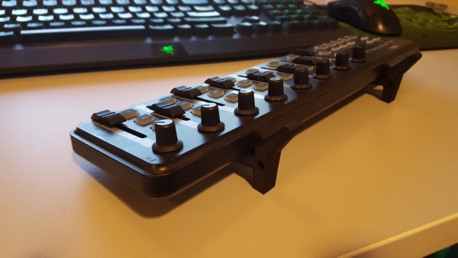 Korg NanoKontrol2 Desk stand by plammers | Download free STL model ...