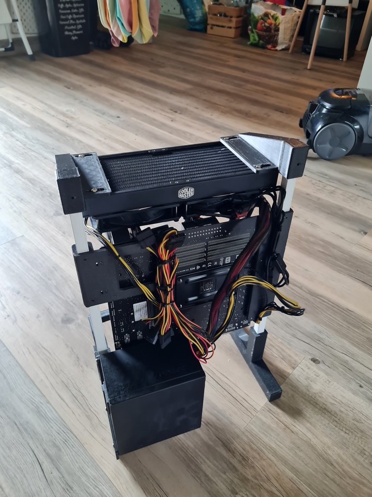 (Mini)ATX PC bench case par Chyneuze | Téléchargez gratuitement un ...