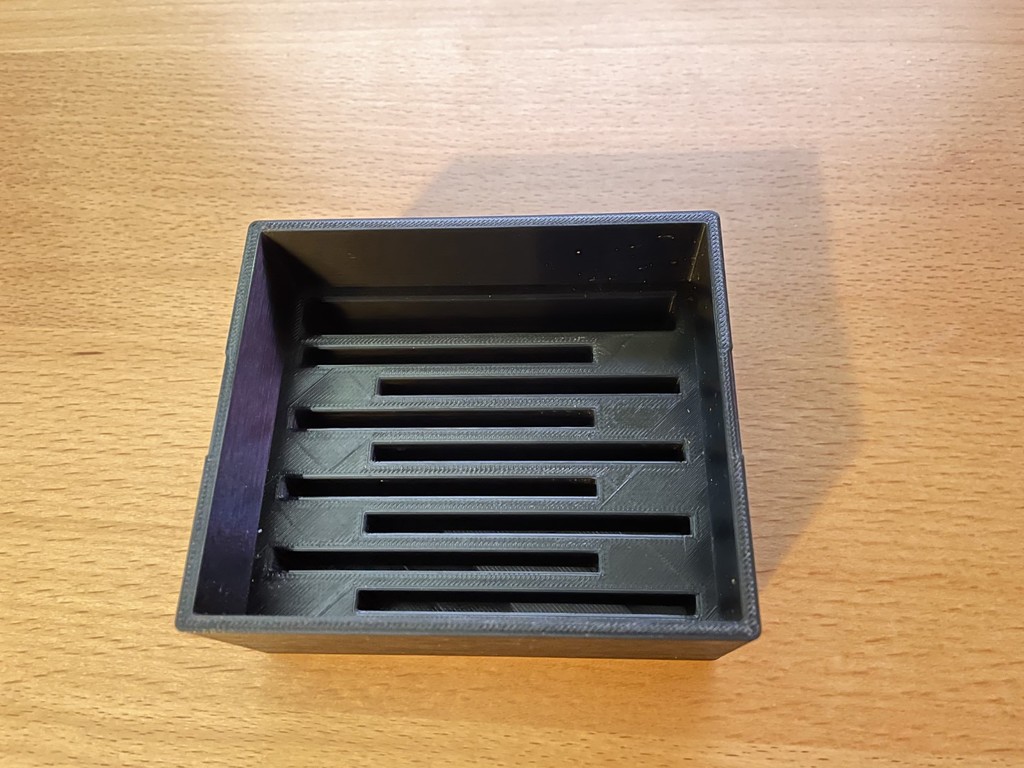 SD Card Storage Box by Tewynkoop | Download free STL model | Printables.com