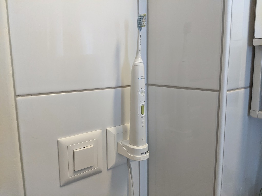 Sonicare HX6100 Wall Mount by 6d6178 | Download free STL model ...