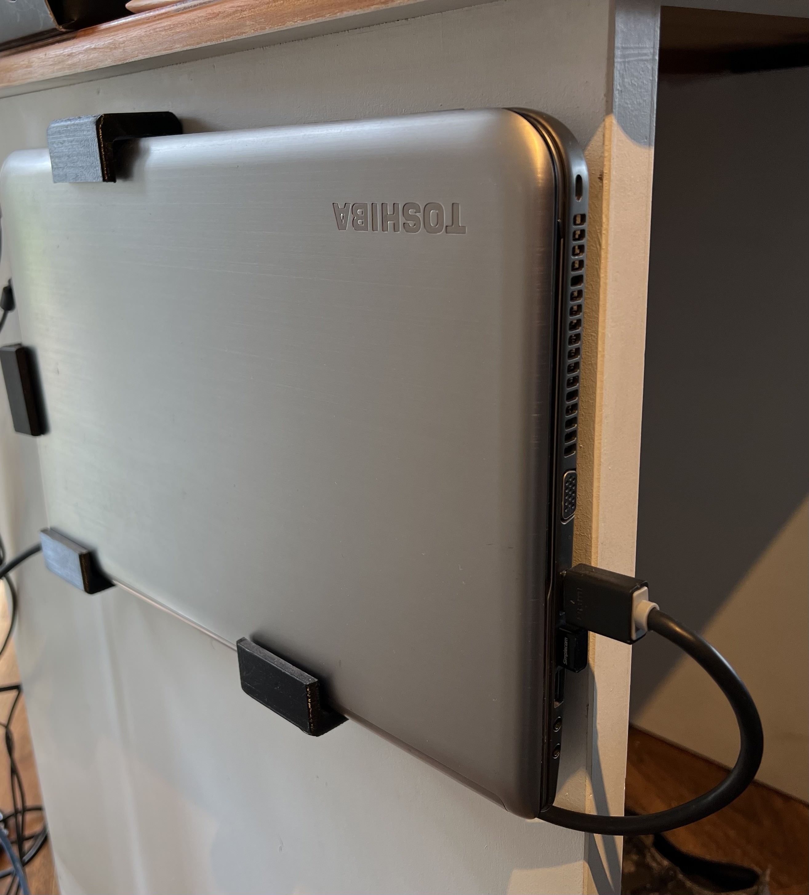 Laptop wall mount by Simon | Download free STL model | Printables.com