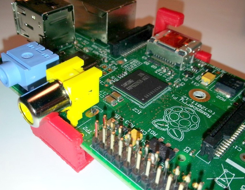 Simple clip in Raspberry Pi mount by snowboarder | Download free STL ...