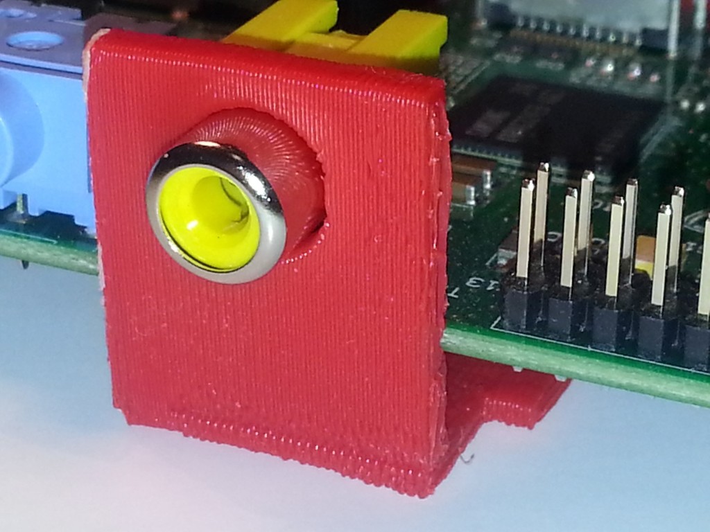 Simple clip in Raspberry Pi mount by snowboarder | Download free STL ...