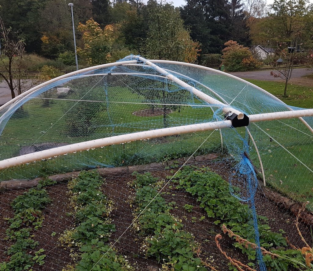 Plastic pipe connector for garden bird netting by DaRyde | Download ...