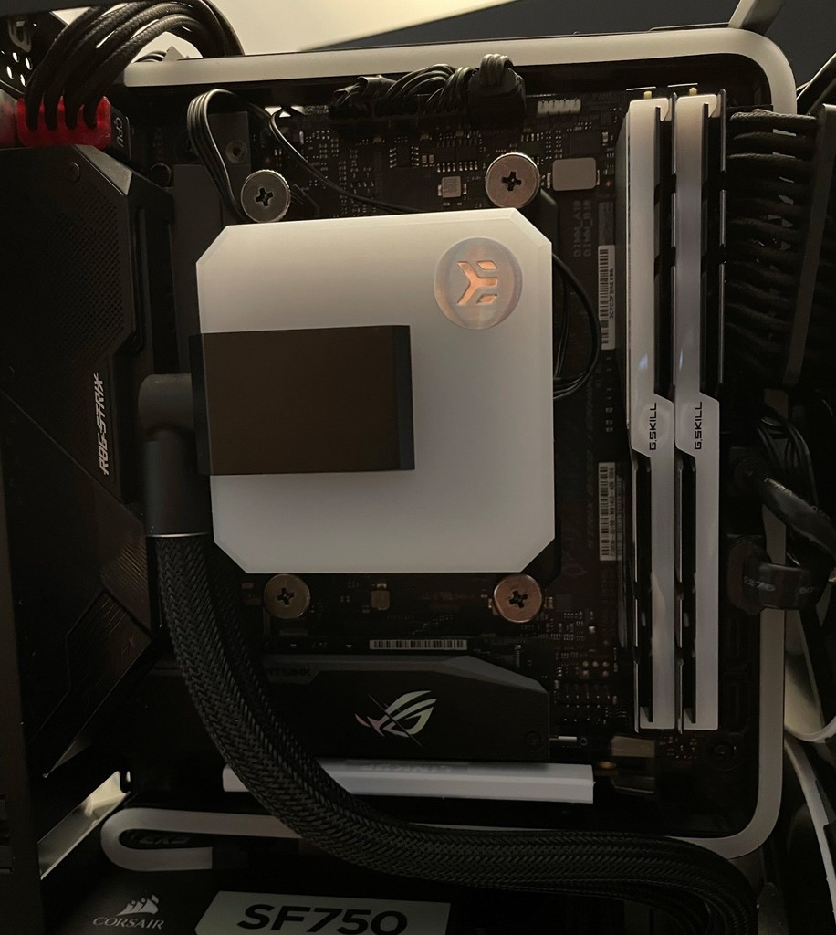 SSUPD Meshlicious mount for Phanteks Neon light strip by rsdesign ...