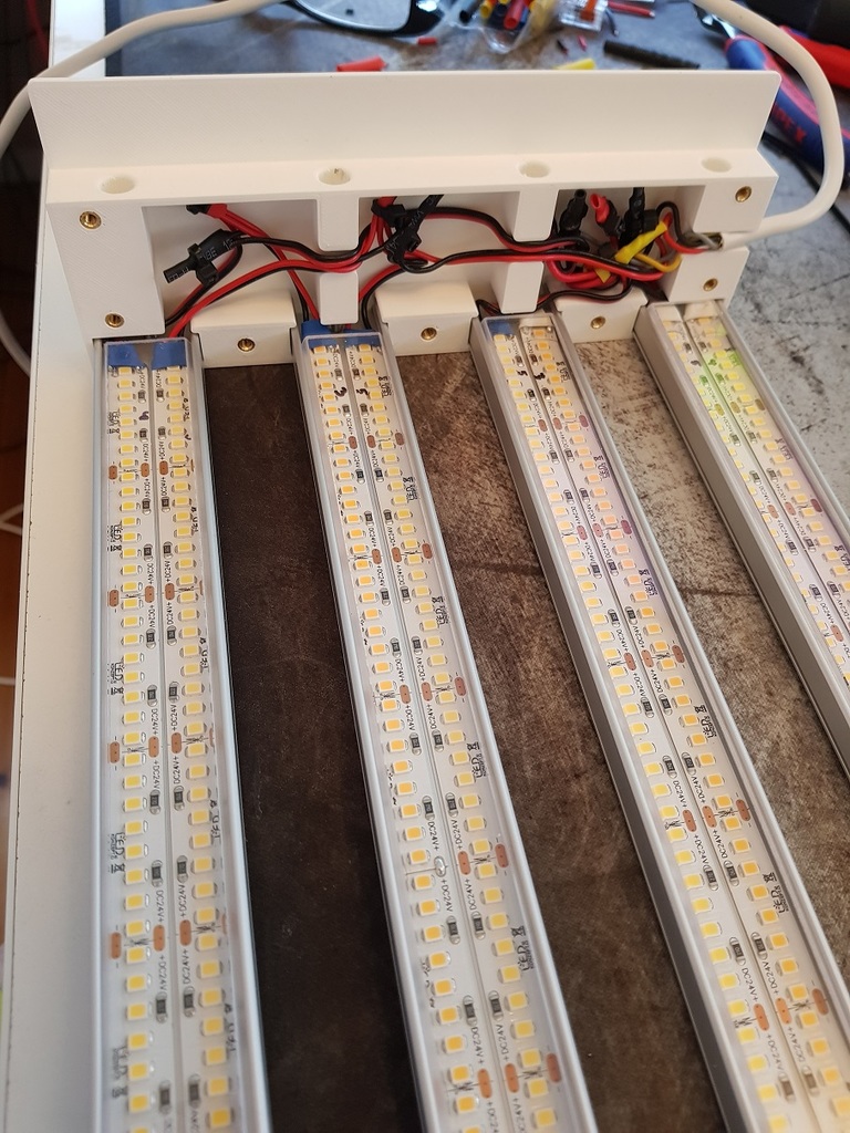 LED Aquarium Lamp (13500 lumen, CRI95, 3.2A at 60cm) by Andreas Jäde ...