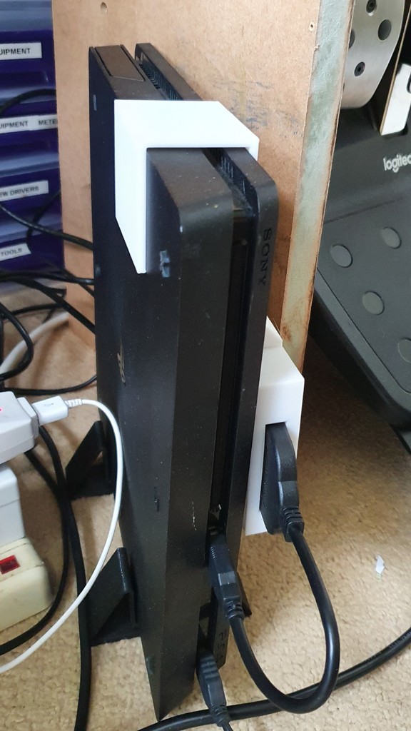 PS4 external hard drive mount by lynxpilot | Download free STL model ...