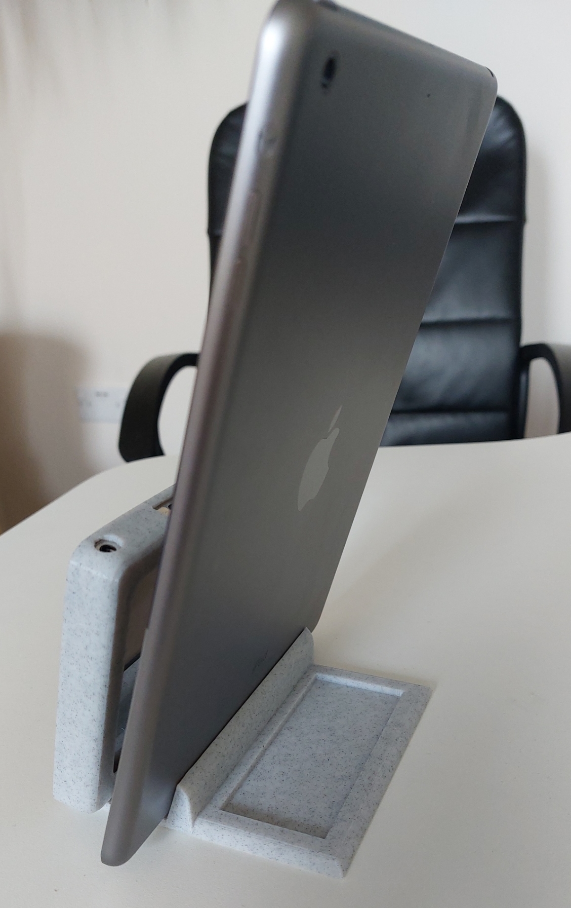 iPod and iPad stand by Eimpau | Download free STL model | Printables.com