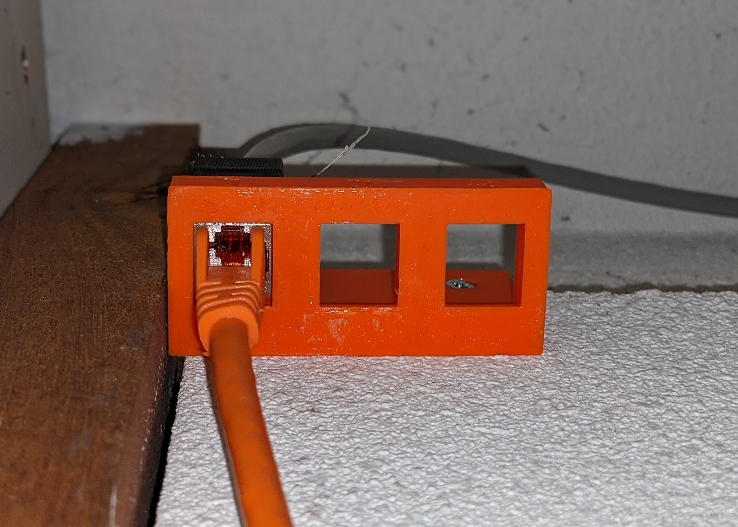 Wallmounted keystone by Doranku | Download free STL model | Printables.com