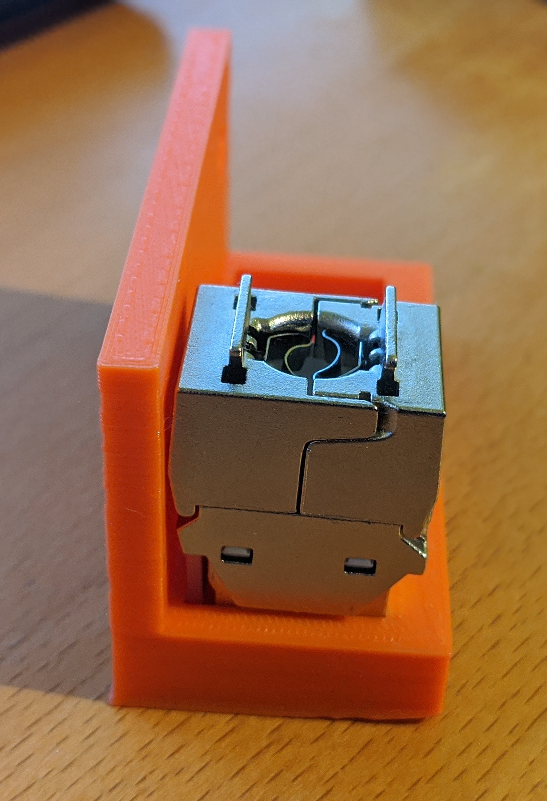 Wallmounted keystone by Doranku | Download free STL model | Printables.com