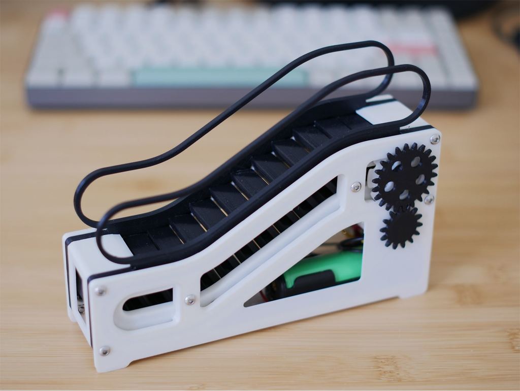 Motorized Mini Desktop Escalator by AlexY | Download free STL model ...