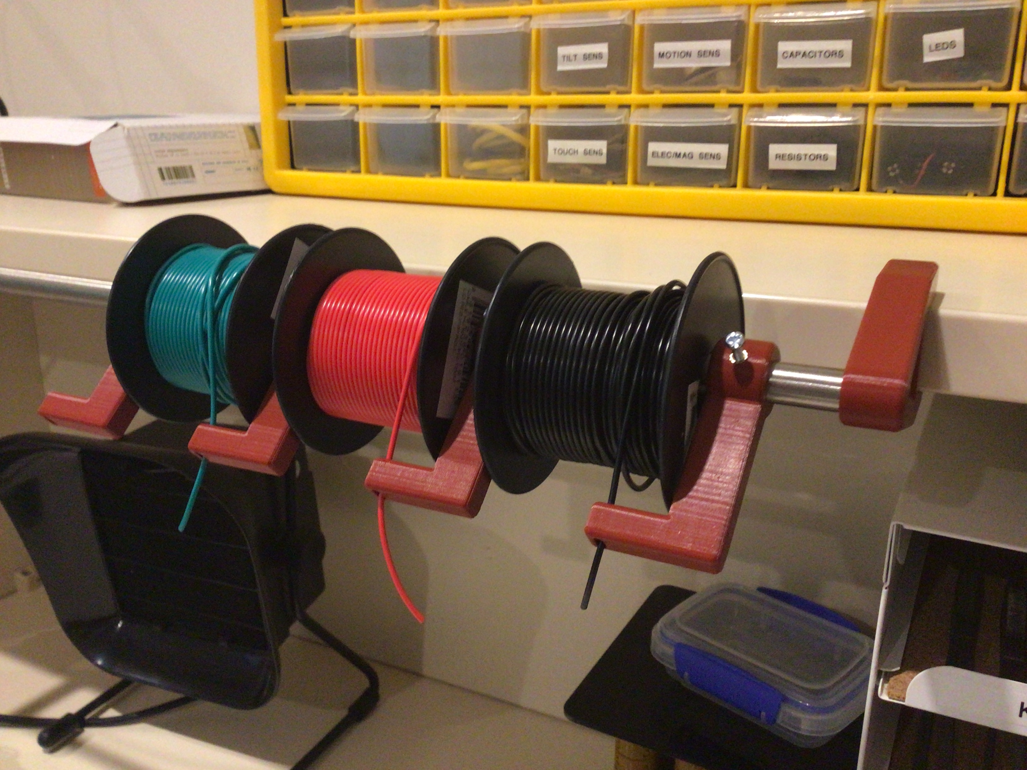 Shelf Mounted Modular Wire Dispenser by Sensei31415 | Download free STL ...