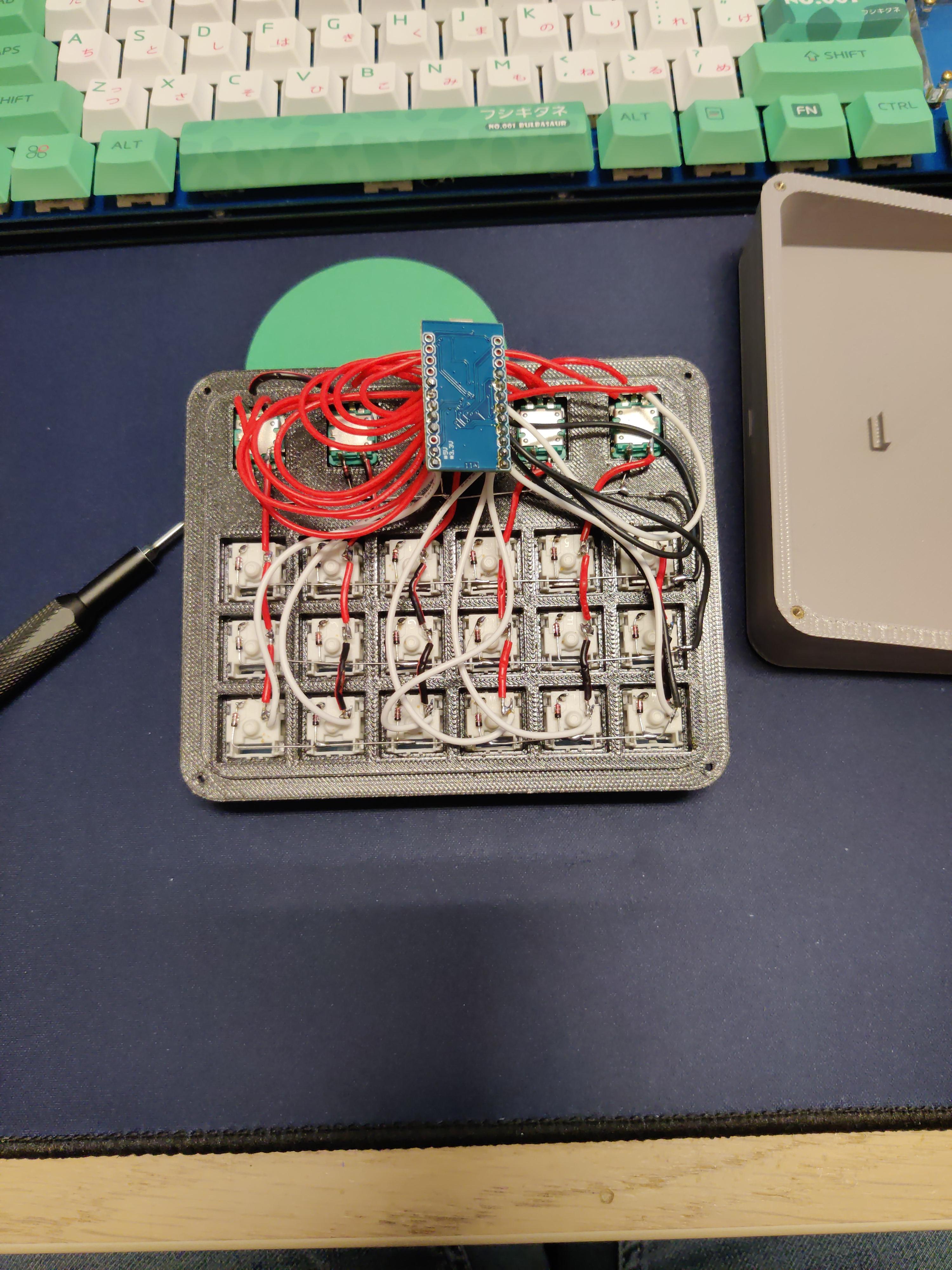 [WIP] AudioMacro18 - Macropad with 18 macro keys and 5 encoders por ...