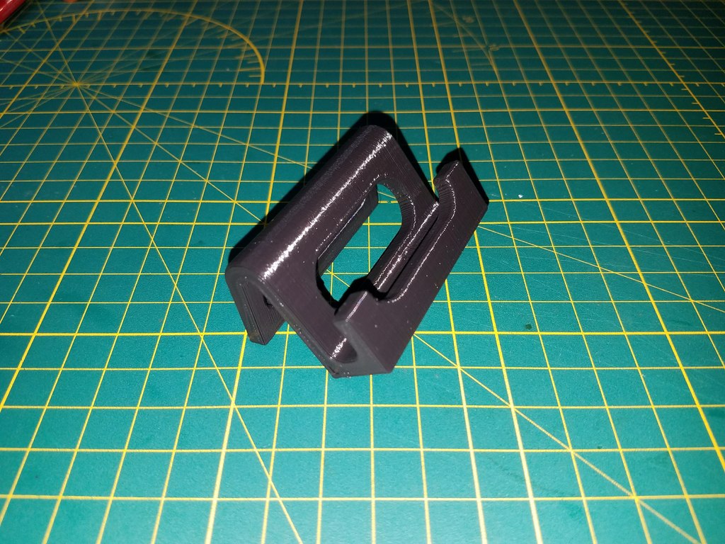 Transmitter Hanging Bracket by Mario | Download free STL model ...