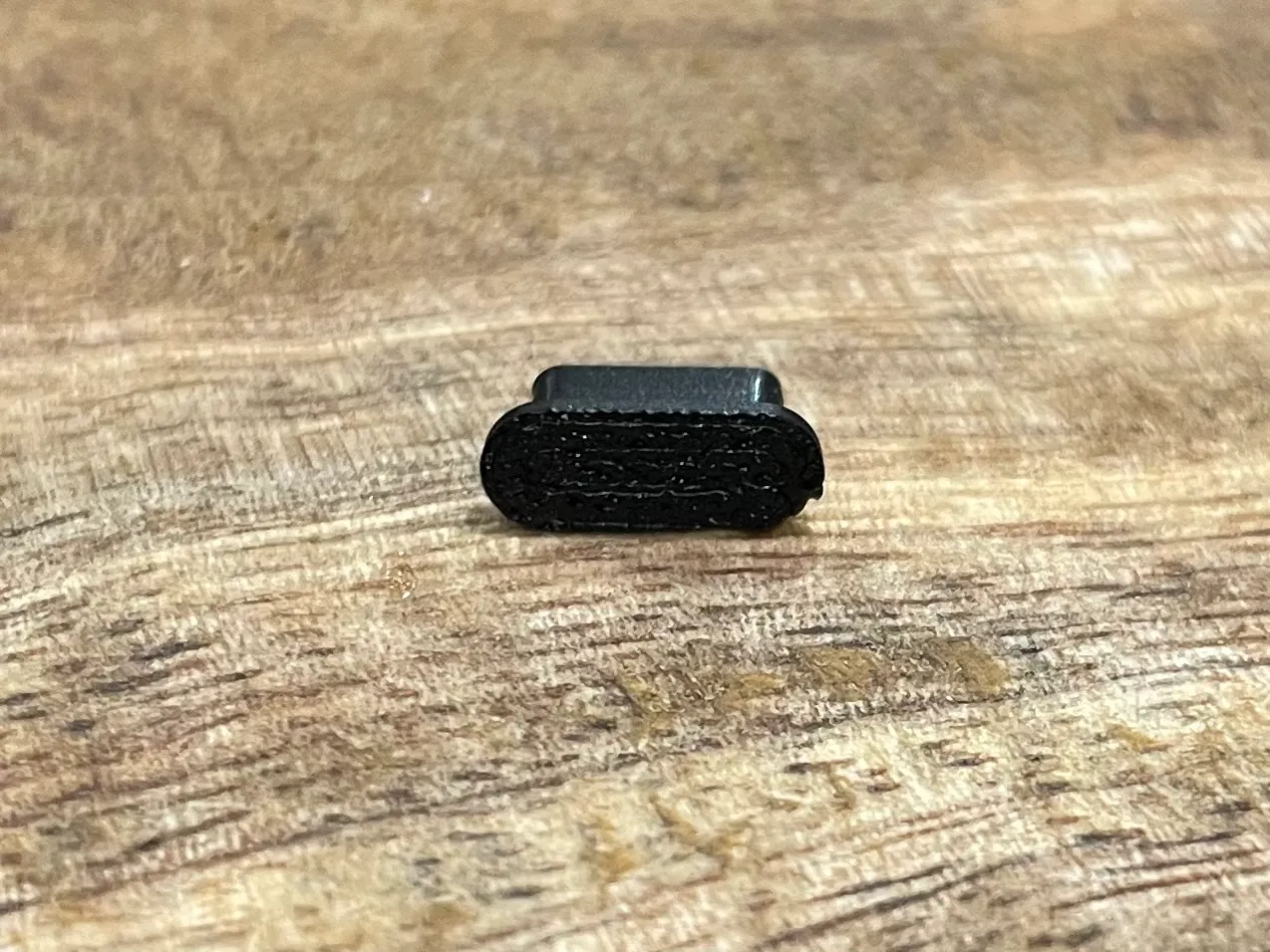 Iphone Lightning Dust Plug by Vendelator | Download free STL model ...