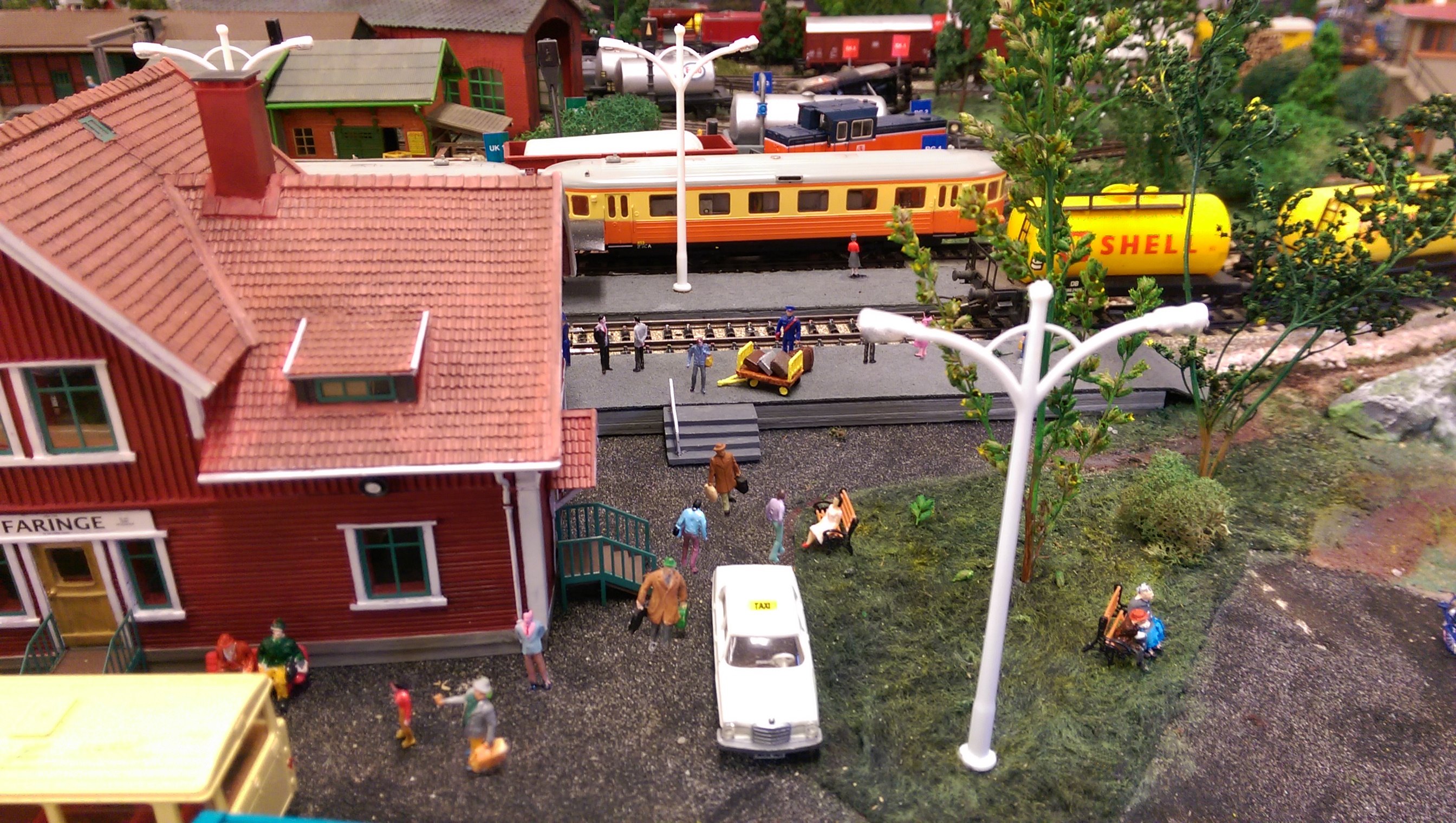 Train station luggage cart in H0 1:87 scale by Enely | Download free ...