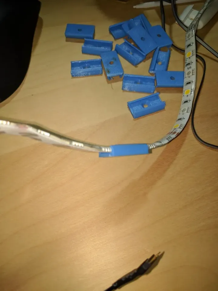 Flexible LED Strip Clip by tiz.io | Download free STL model ...