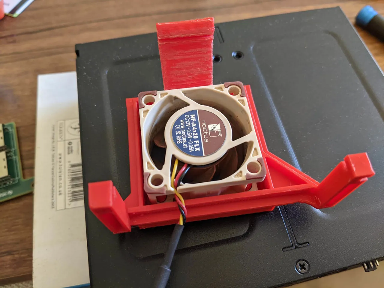 Fan Bracket for LSI 9207-8i with 40x20mm Fan (NF-A4x20) by Thimira ...