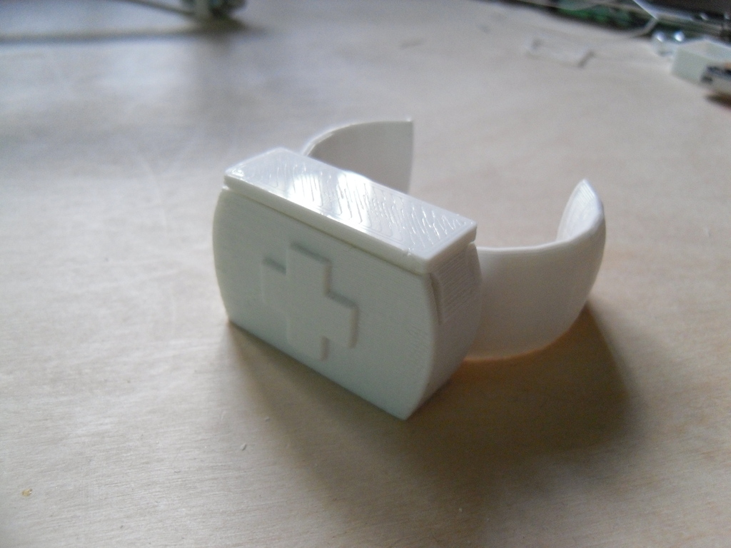 Life saver bracelet by Bea Res | Download free STL model | Printables.com