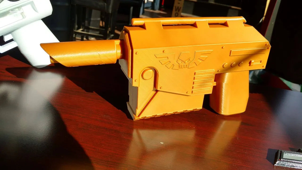 warhammer 40k Las Pistol by lance greene | Download free STL model ...