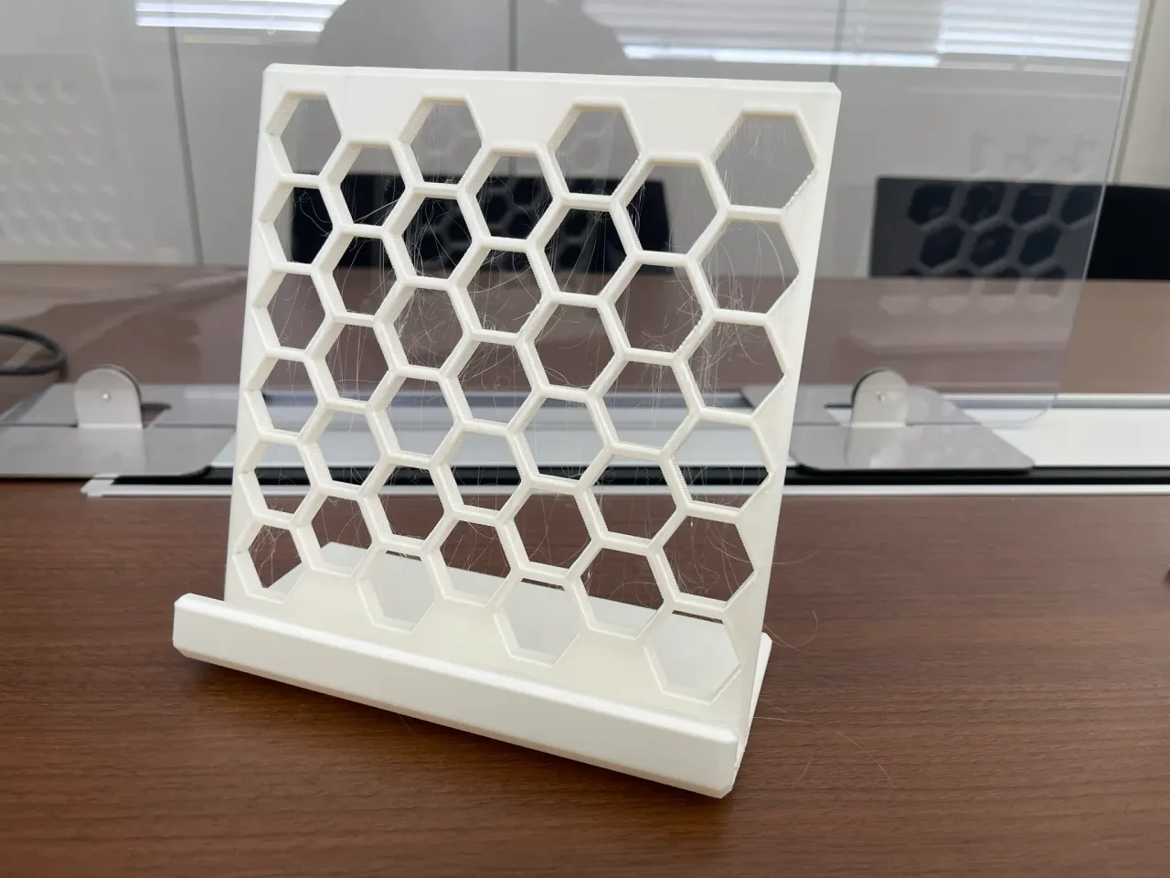 Magazine Stand by Hana | Download free STL model | Printables.com